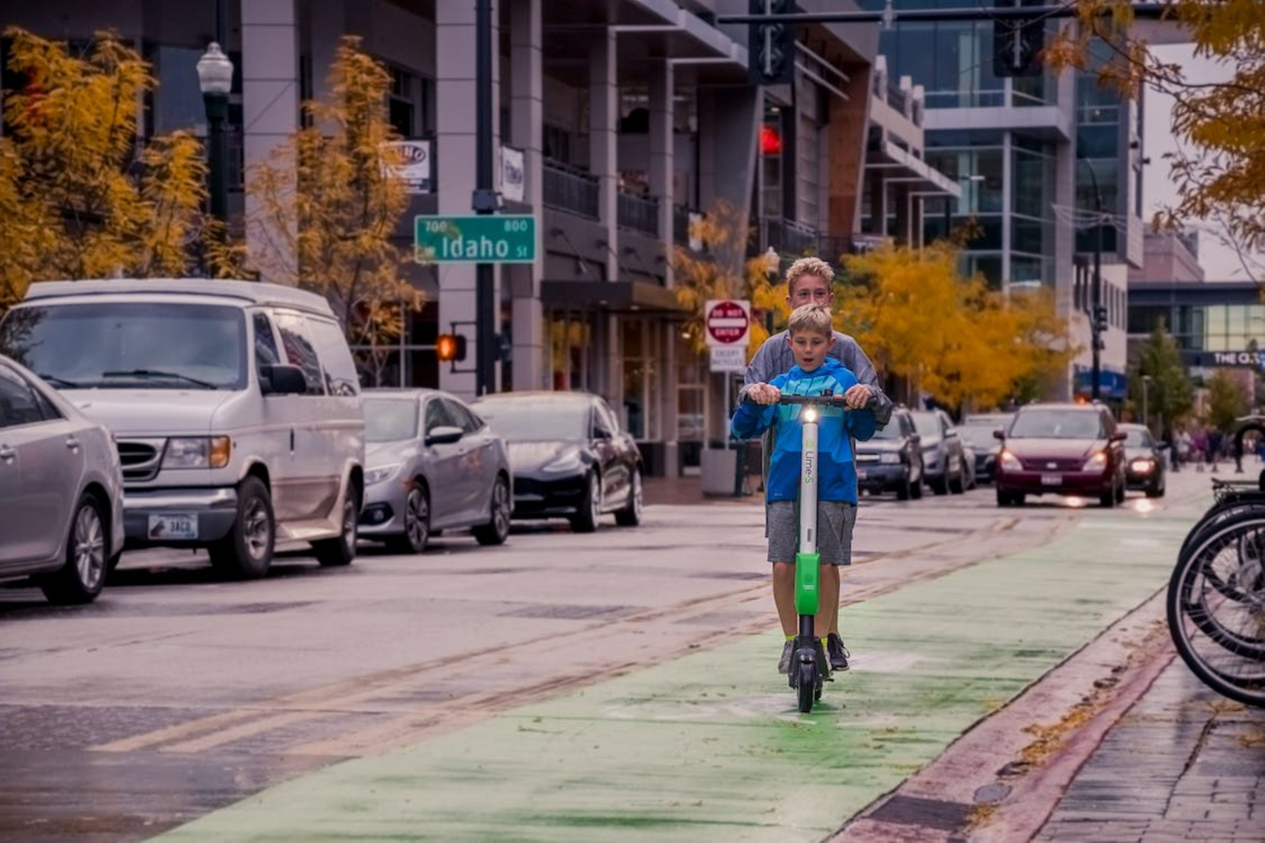 Discover The Best Electric Scooter With Lights - Scooter Trendz